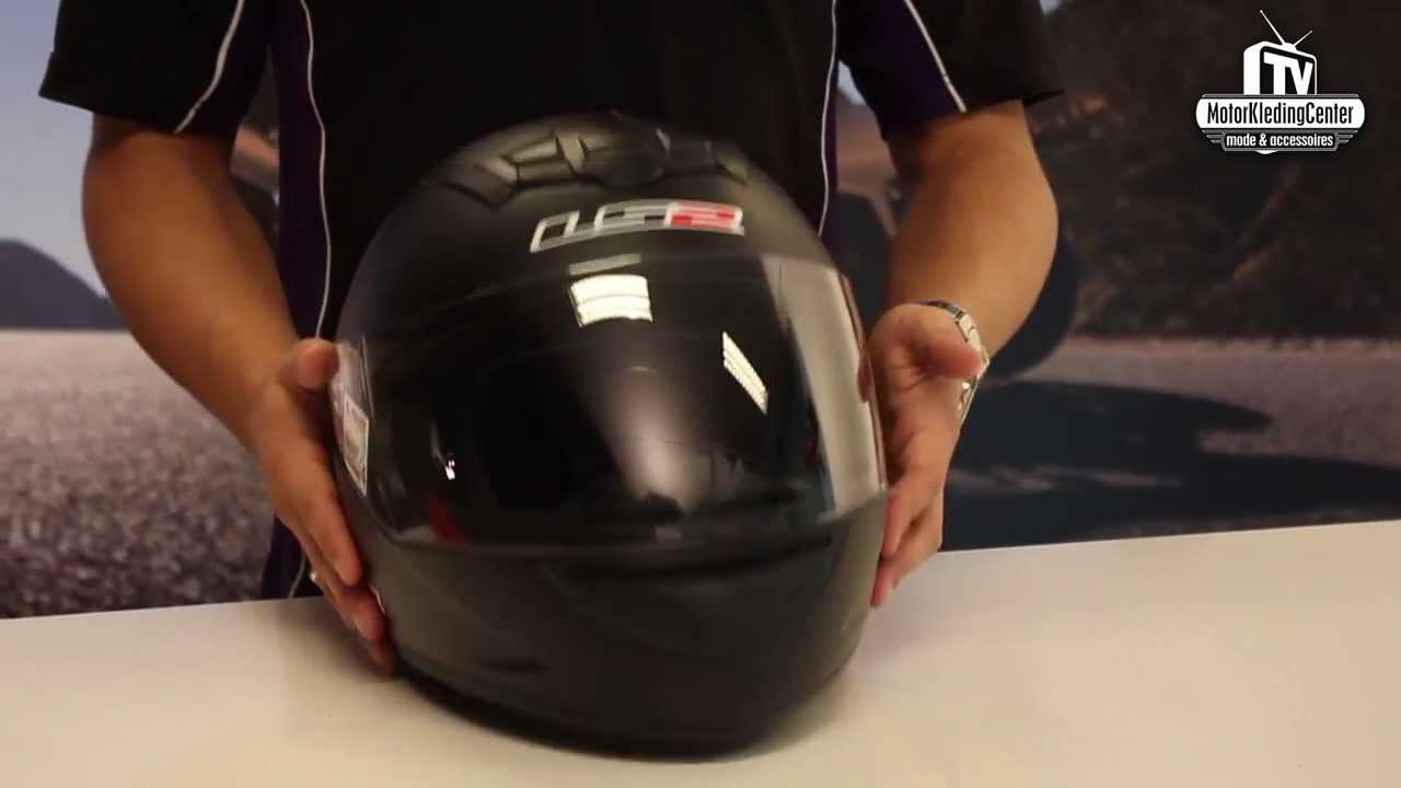 LS2 FF350 Motorhelm Review - MotorKledingCenterTV - YouTube