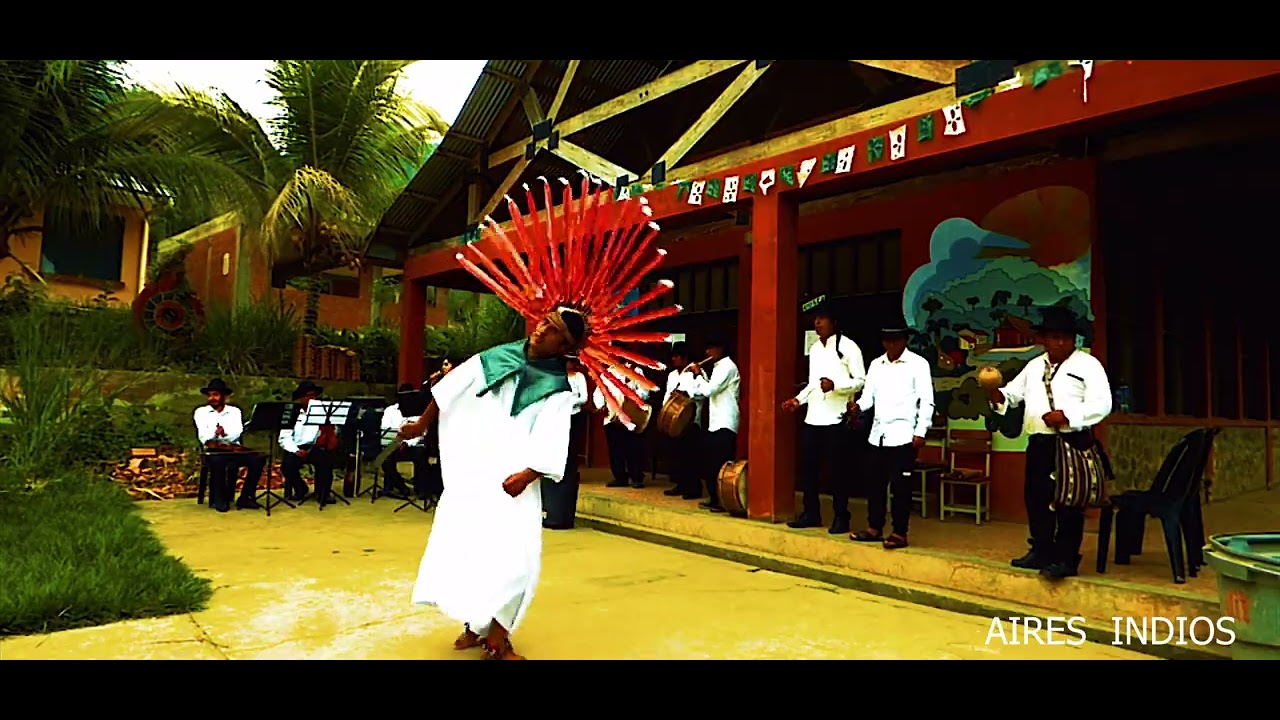 danza de los macheteros - YouTube