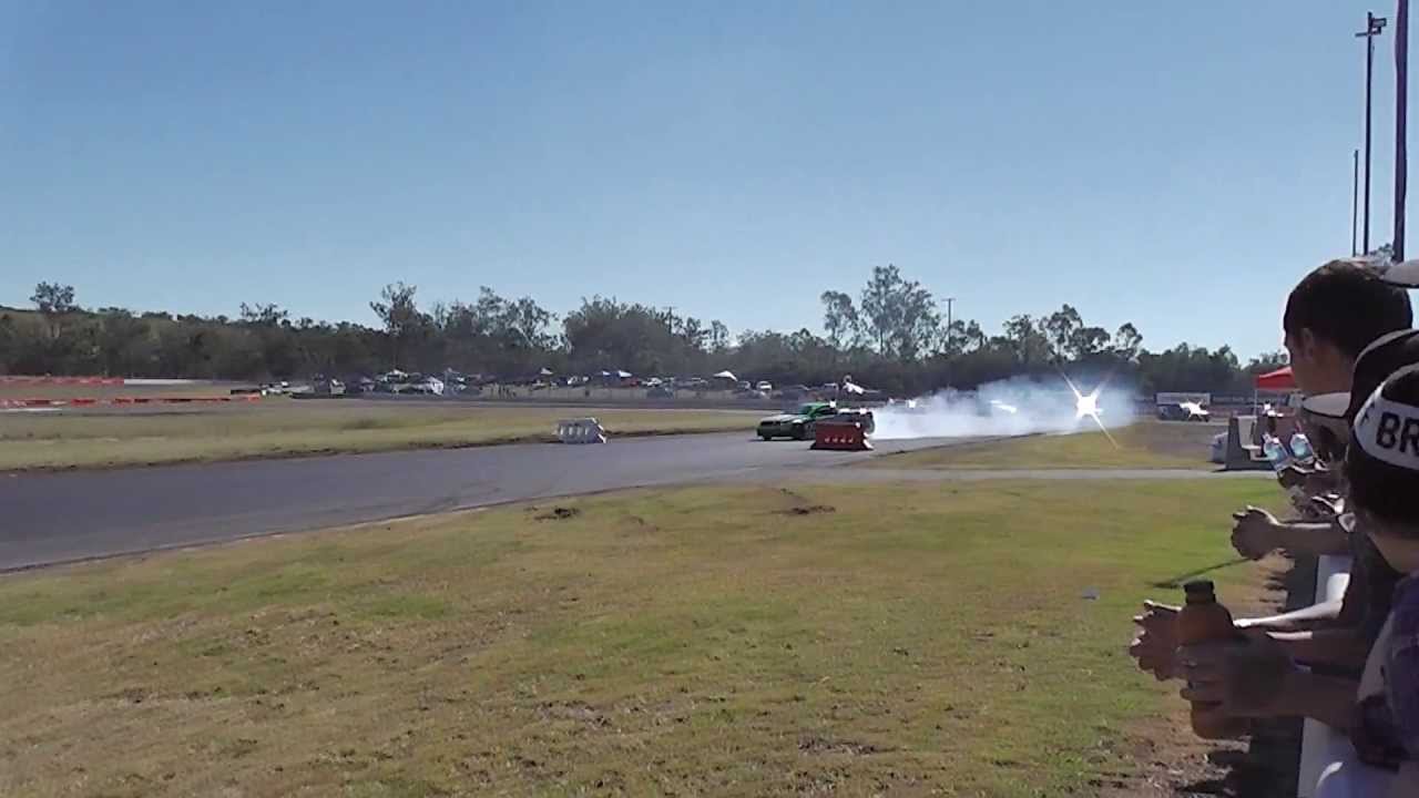 v8 ute drifting at powercruise powerplay#13 - YouTube
