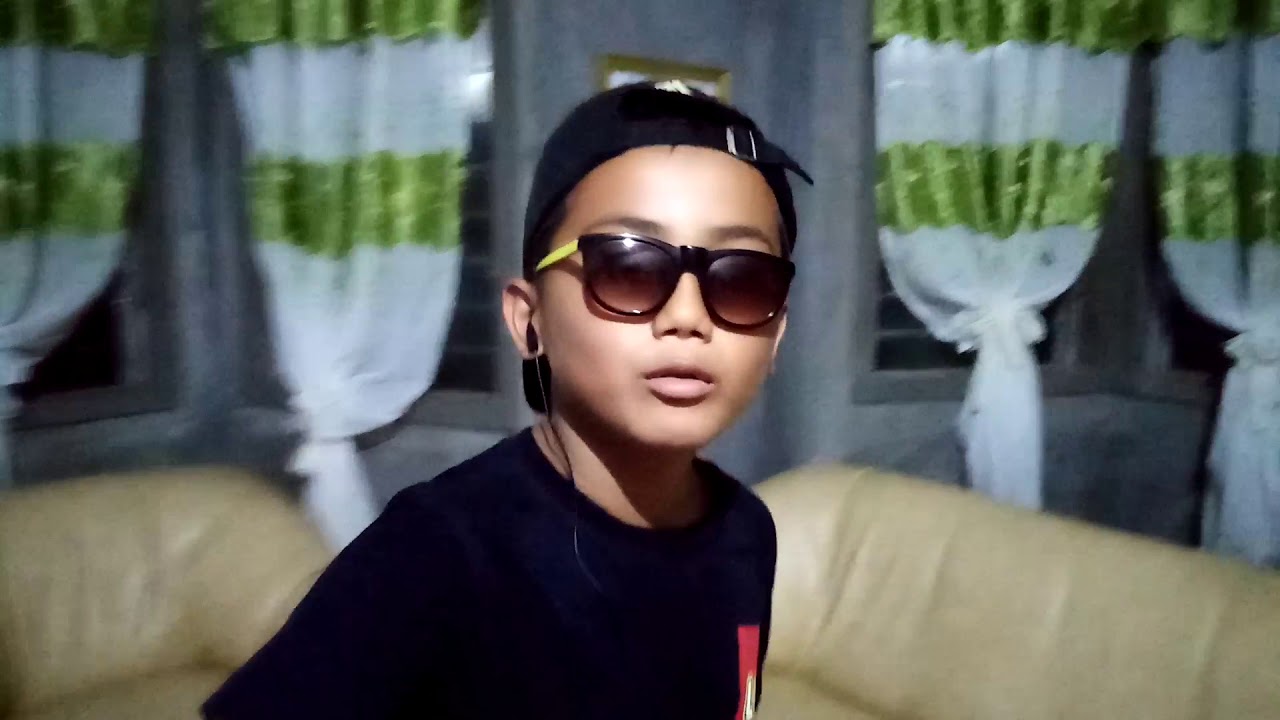 Angelo!.rap(Nakasuyop di mahimutang) 😂 😂 - YouTube