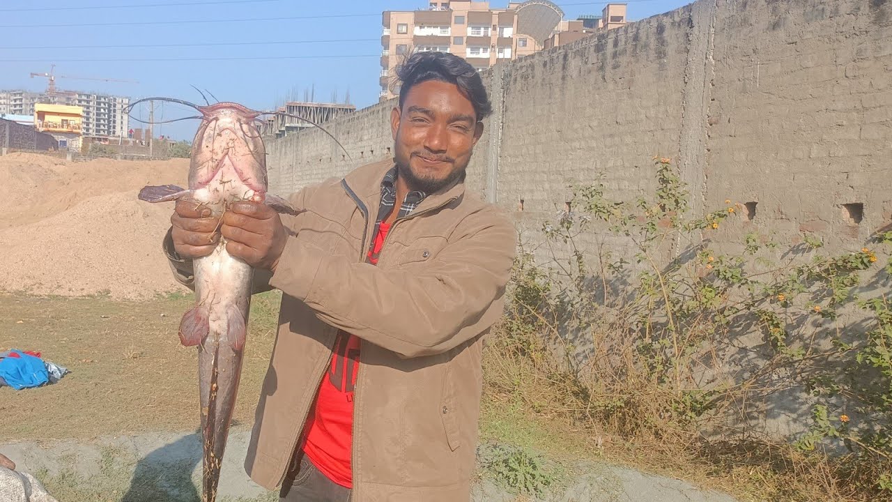 Itna Bada Fish😲 dekhne walon ki bheed - YouTube