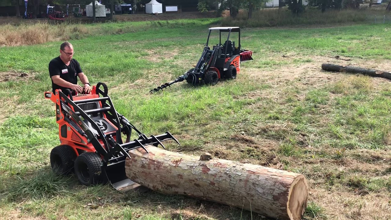 Mini chargeur compact SQ11 - YouTube