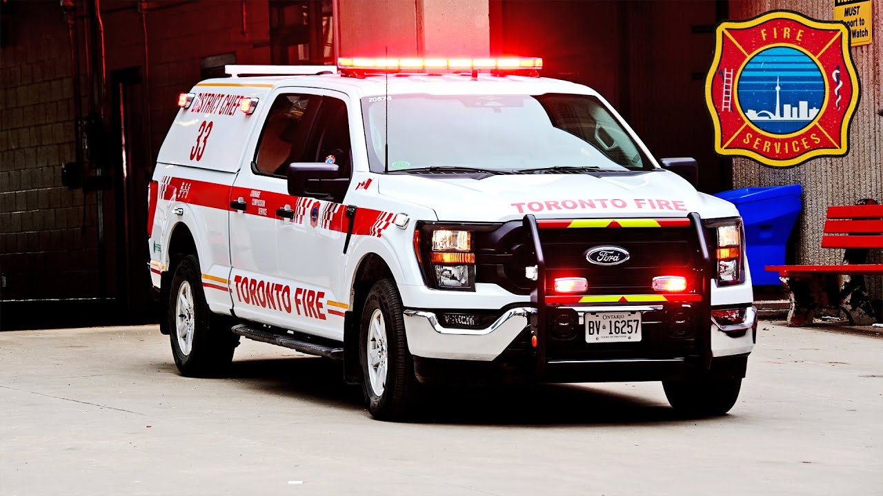 Toronto Fire - NEW District Chief 33 Responding - YouTube