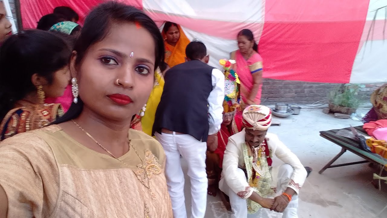देखिए सारी औरतें मिलकर दूल्हे के साथ क्या कर रही हैं। 🤔🤦yashdeep love ...