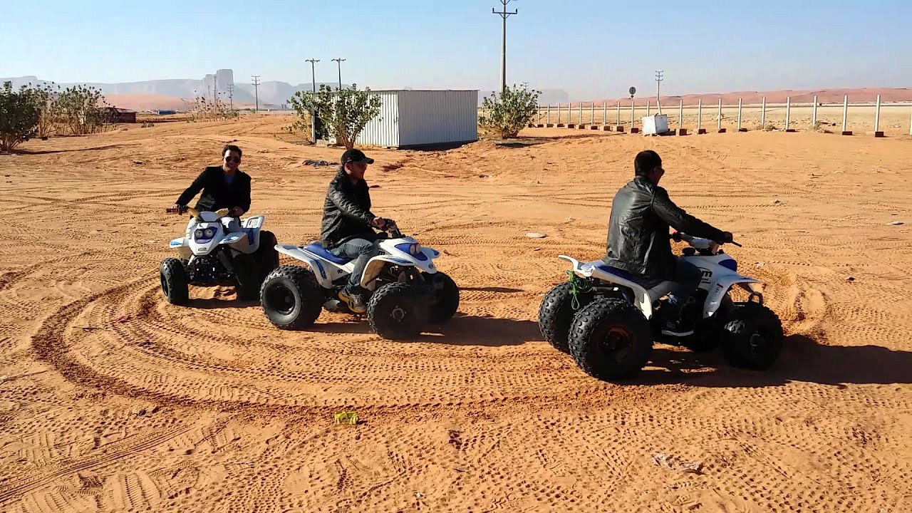 Drifting desert area in Dubai - YouTube