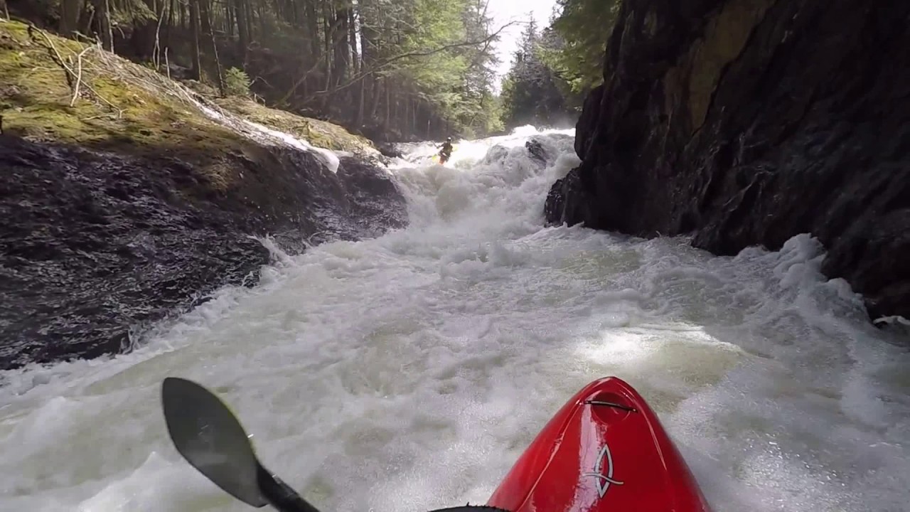 Kayaking the Gihon River in Vermont level 2 feet - YouTube