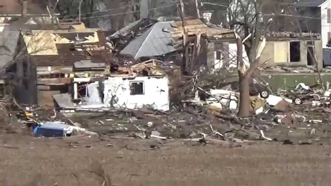DESTRUCTION tornado disaster Fairdale, Illinois F4 Tornado - long ...