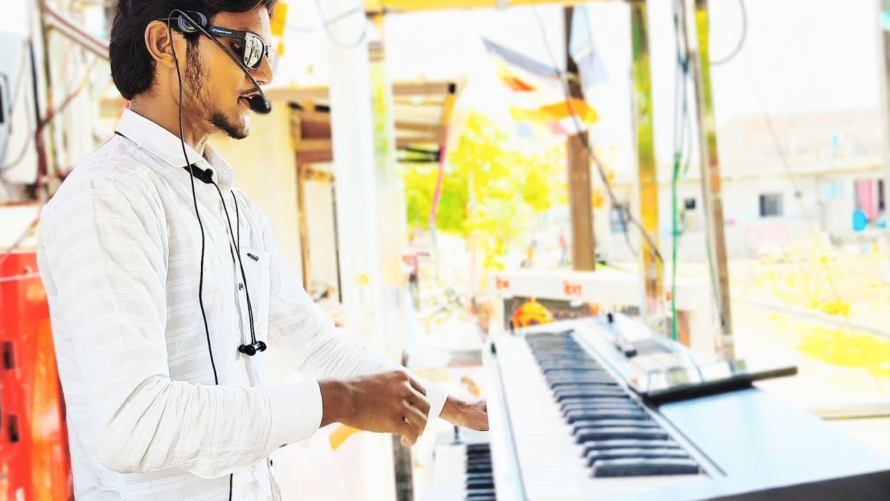 Chalo Chale Mitva _Singer Vicky Chandane _Dinesh band Chalisgaon 🎷🎹 ...