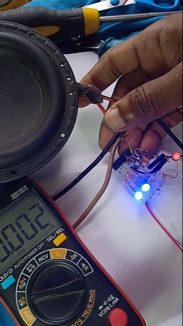 vumetro con LED de POWER y señal de audio. - YouTube