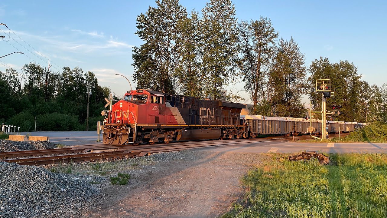 Very Slow!! CN 355 (Mixed Train) W/ BC Rail Unit @ Surrey BC Canada ...