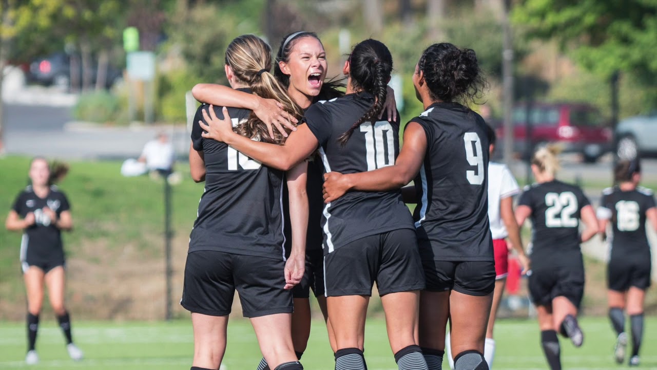 2017 WWU Women's Soccer Photos of the Year - YouTube