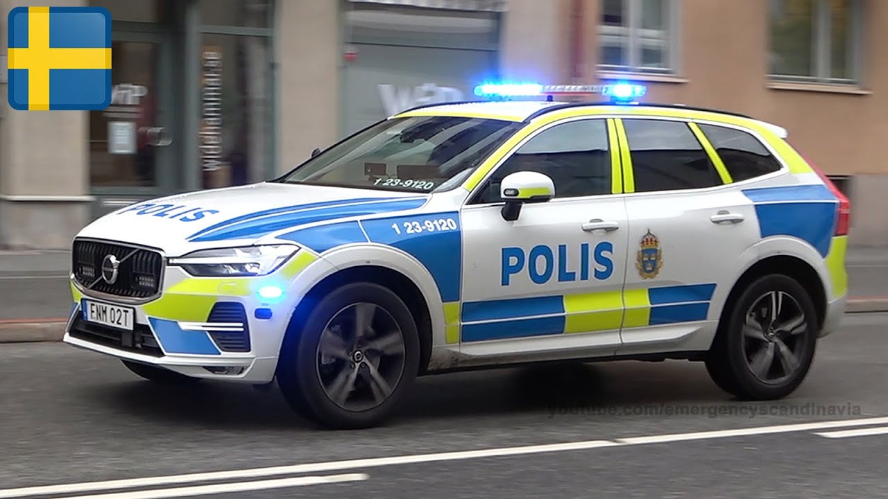 Volvo XC60 Police car responding prio 1 (code 3) [SE | 10.2022] - YouTube