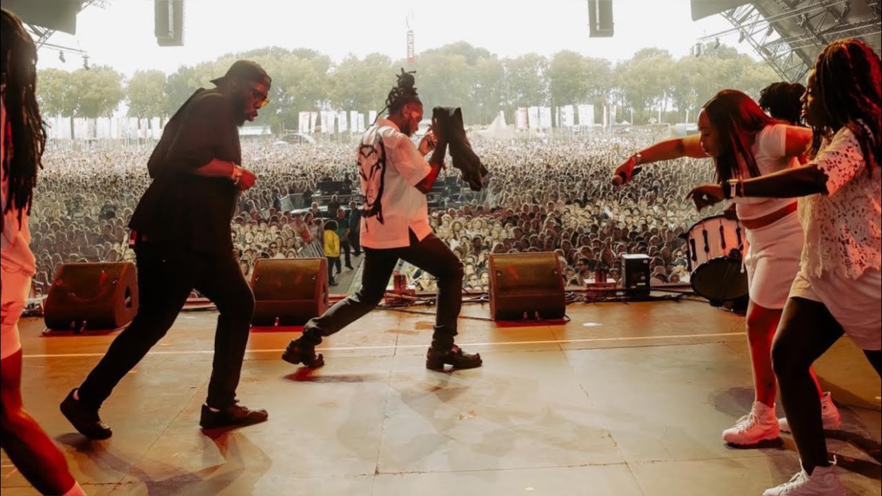 Burna Boy Performing “Last Last” & “Ye” In Dublin - YouTube