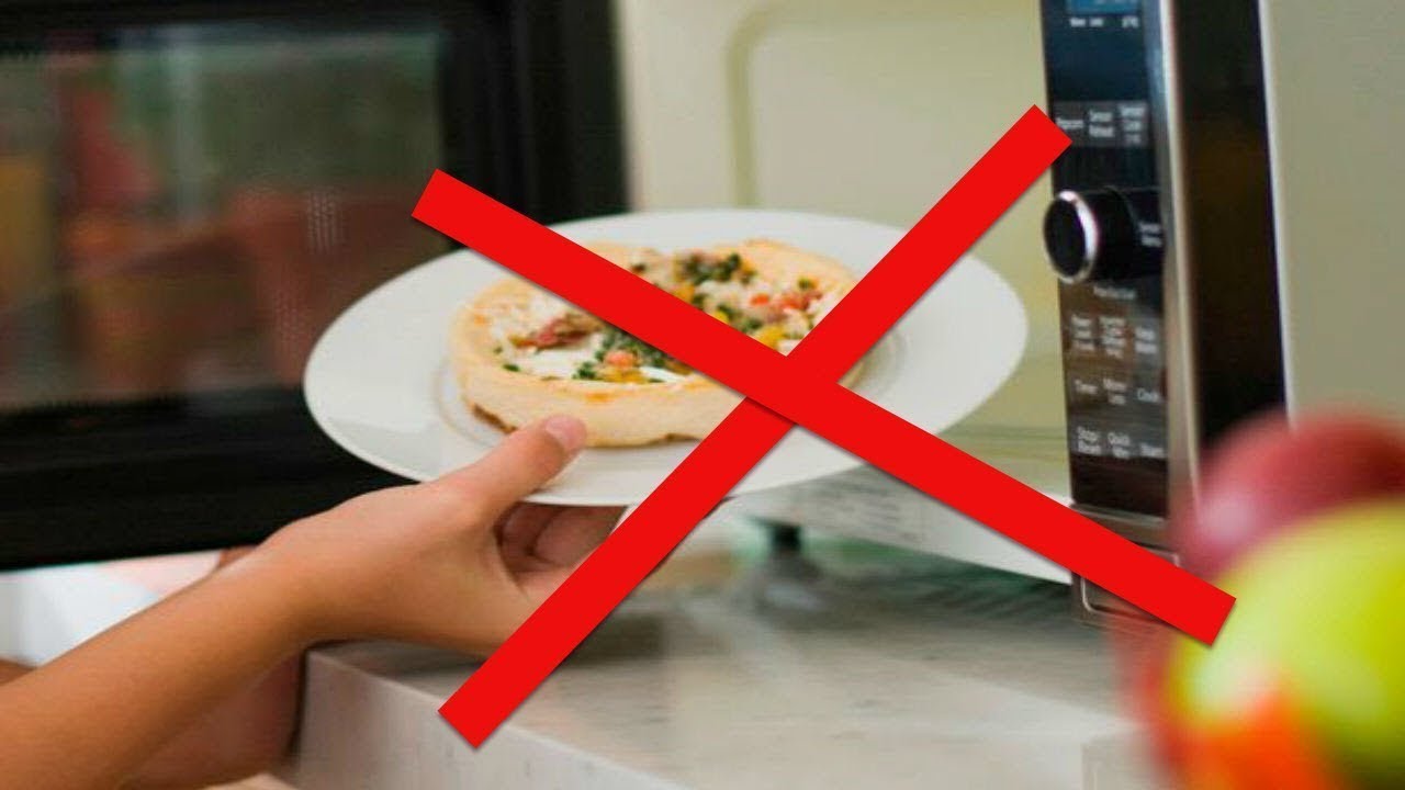 Items That People Should Never, Ever Put In The Microwave Under Any ...