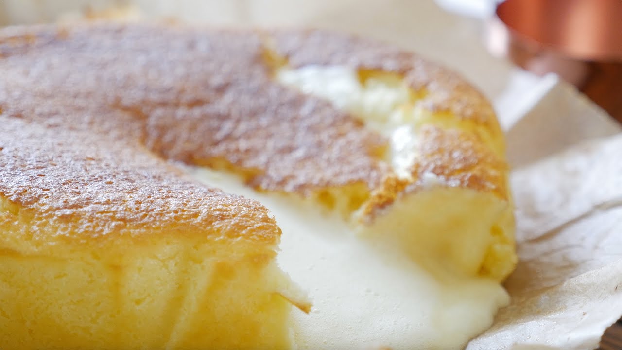 与巧克力熔岩不一样的流心芝士蛋糕Lava Cheese Cake - YouTube