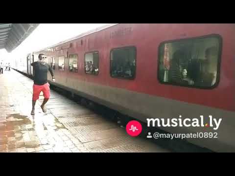 Raj and Simran tiktok train scene - YouTube