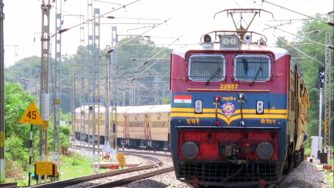 Special WAP-4 powers Seshadri Express | BZA WAP-4 22657 in WAM-4 Livery ...