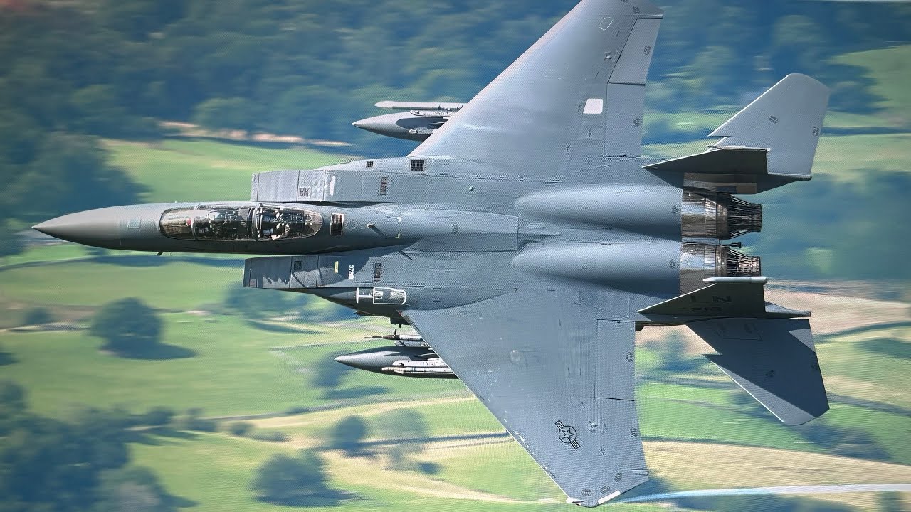 MACH LOOP: AWESOME 🇺🇸 USAF F-15 STRIKE EAGLES PASSES! - YouTube