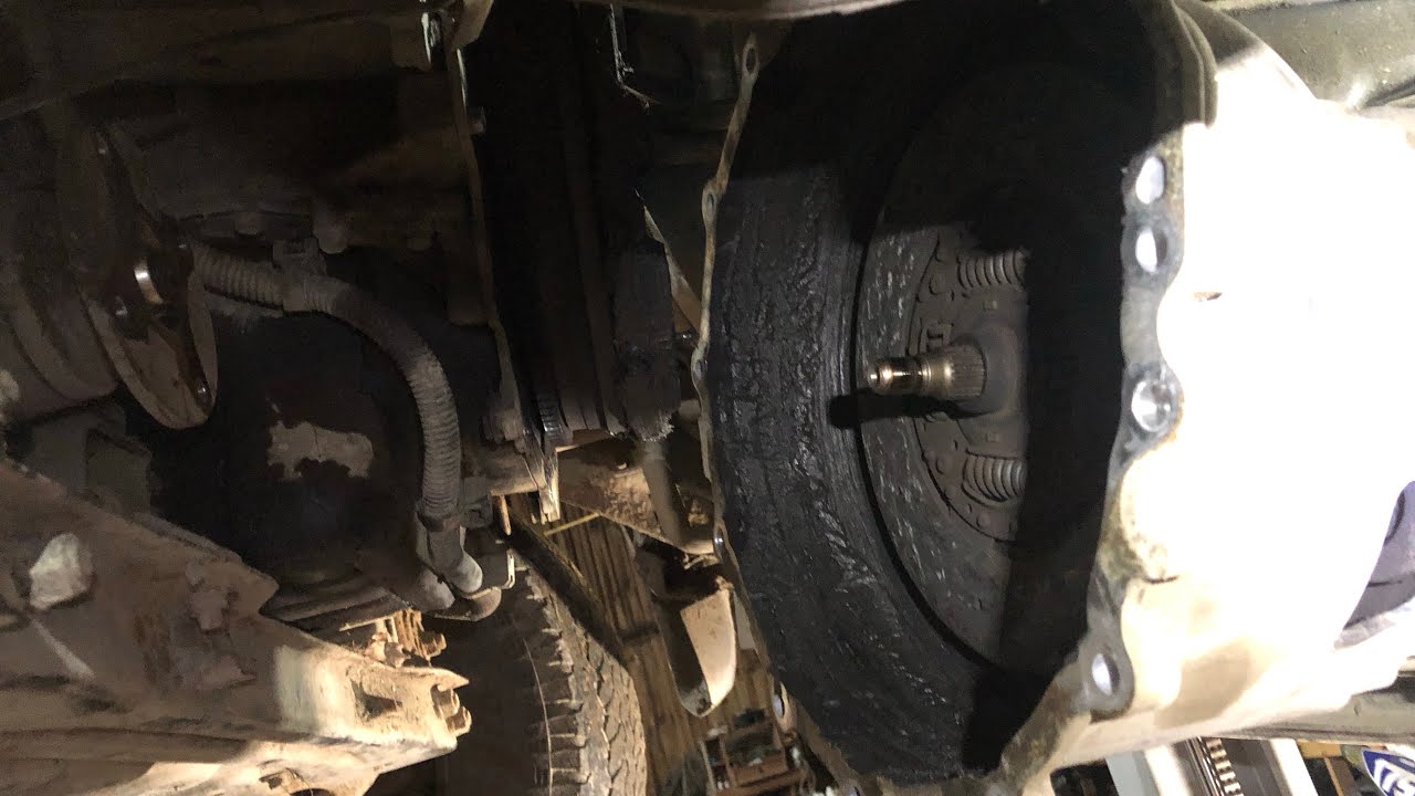 Mitsubishi shogun gearbox is out, new flywheel/ clutch/ rear engine ...