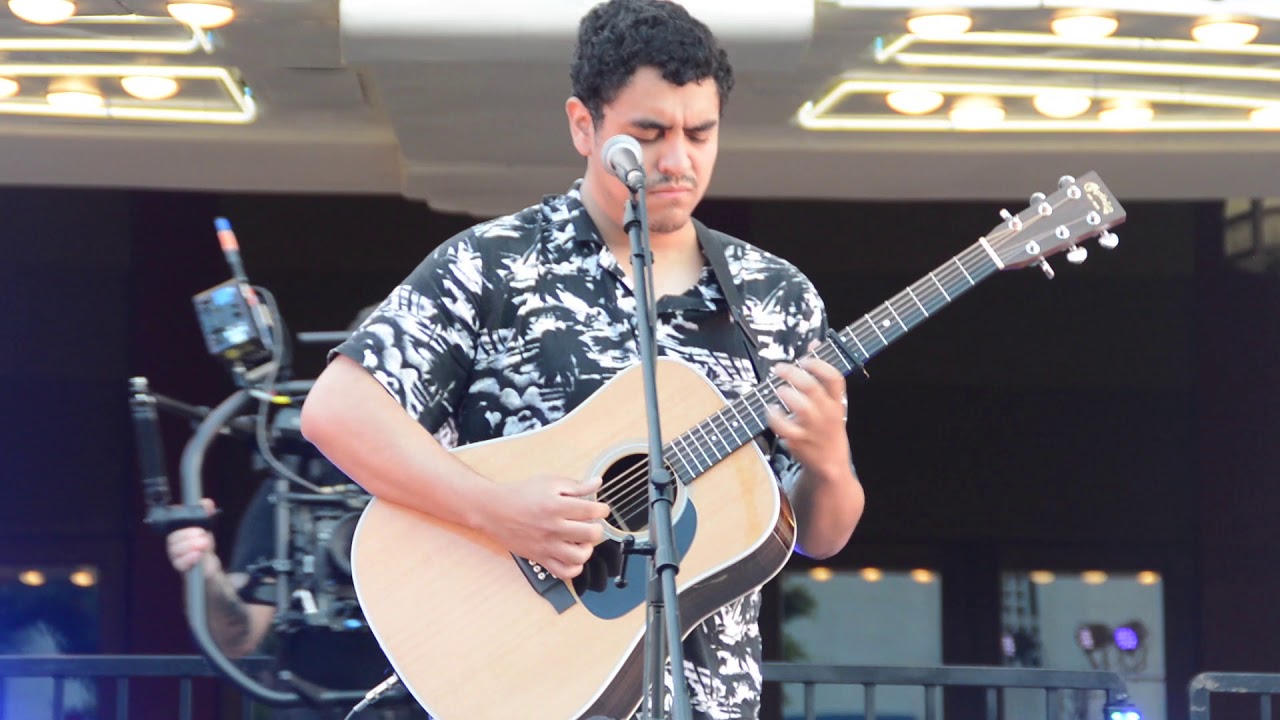 Alejandro Aranda New Guitar song at fox theater ( up close view ) 4k ...