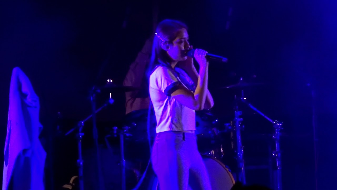 告五人 Accuse Five-帶我去找夜生活 - YouTube