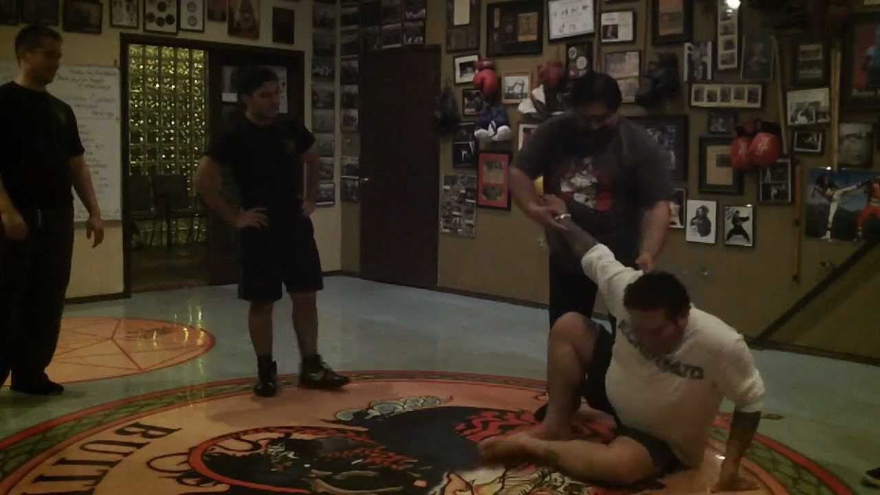 Savate Danse De Rue : Sugaar against a Cross... Prof. Buitron - YouTube