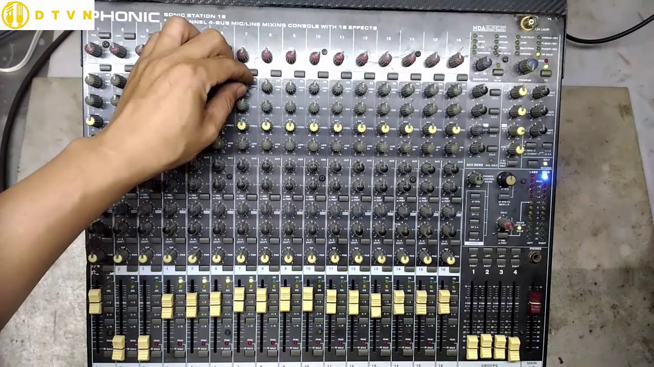 S144 Mixer Phonic sonic station 16 - YouTube