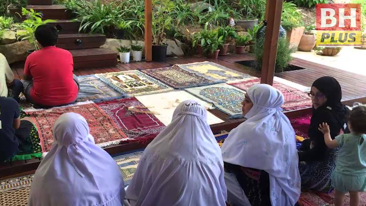 Inap desa Malaysia di Australia - YouTube