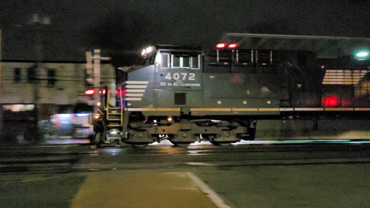 Extremely short Norfolk Southern intermodal train with P5 horn in ...
