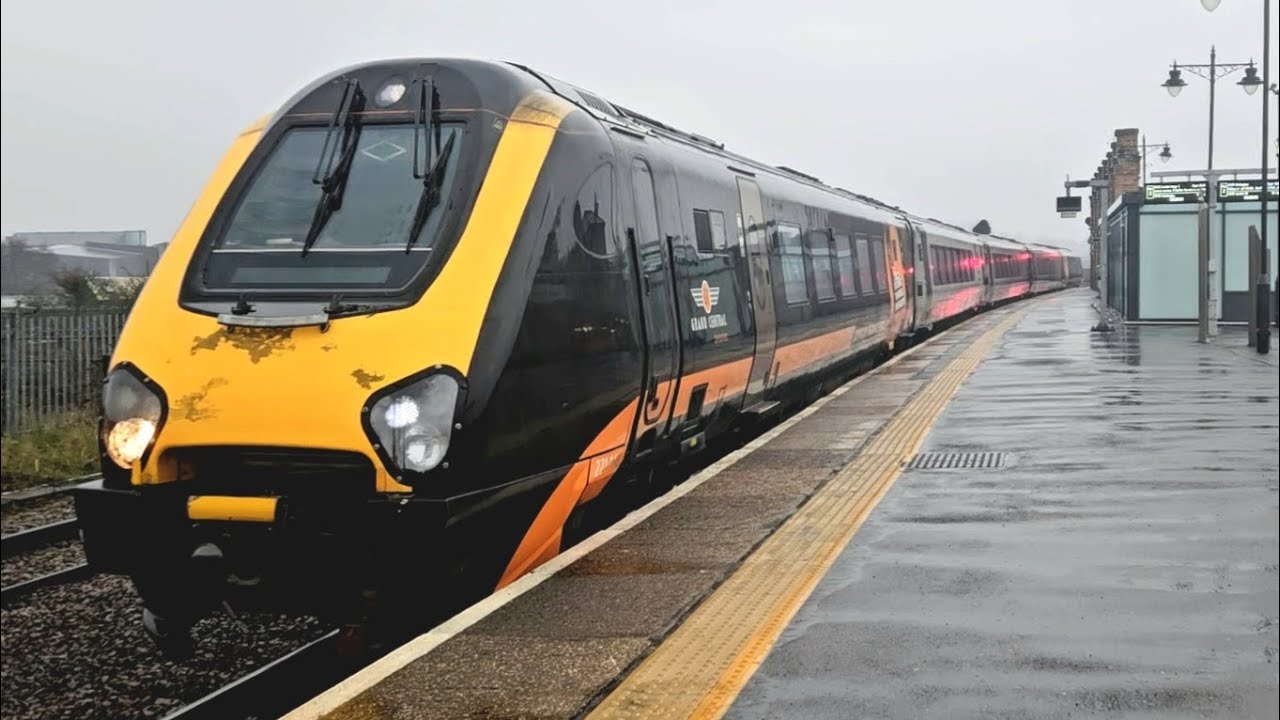 Grand Central Class 221 Entering Wakefield Kirkgate - YouTube