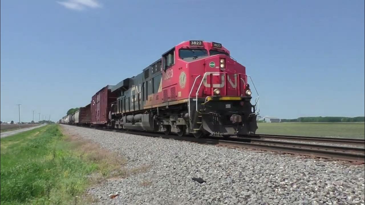 CN Z149 and M340 - YouTube