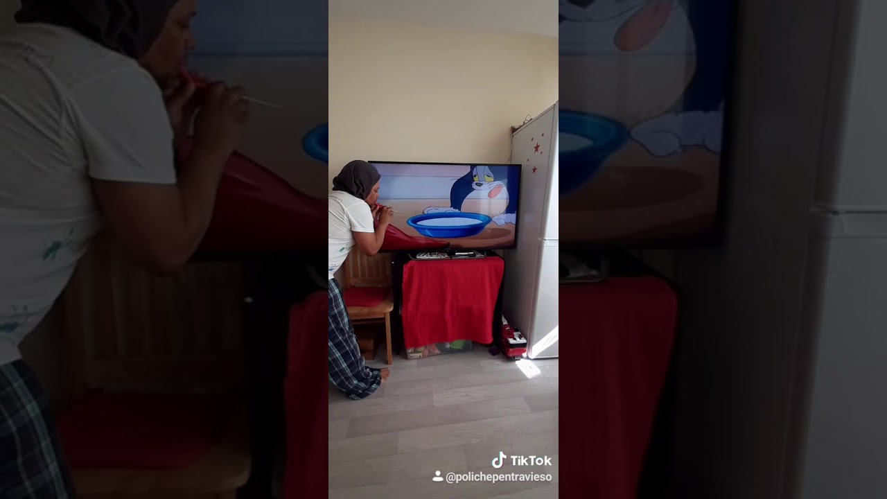 TOM & JERRY MILK - YouTube