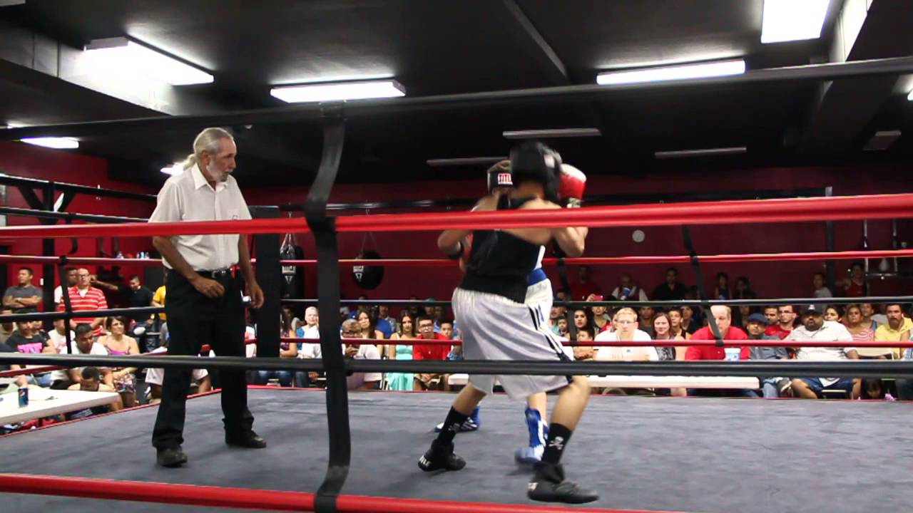 05/18/2013 Ryan Adelson (Driven Boxing) vs. Anthony Mendez (Strong ...
