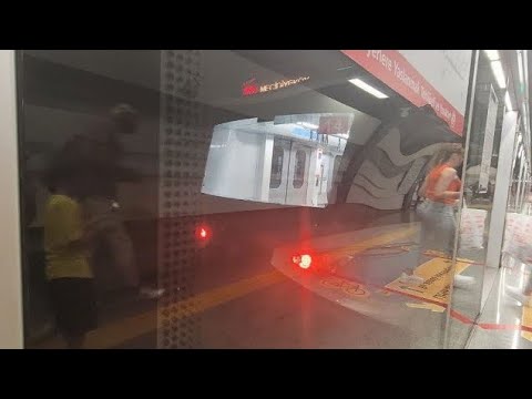  İstanbul Da M7  Yildiz - Mahmutbey Arasinda Metro Seyehatti 