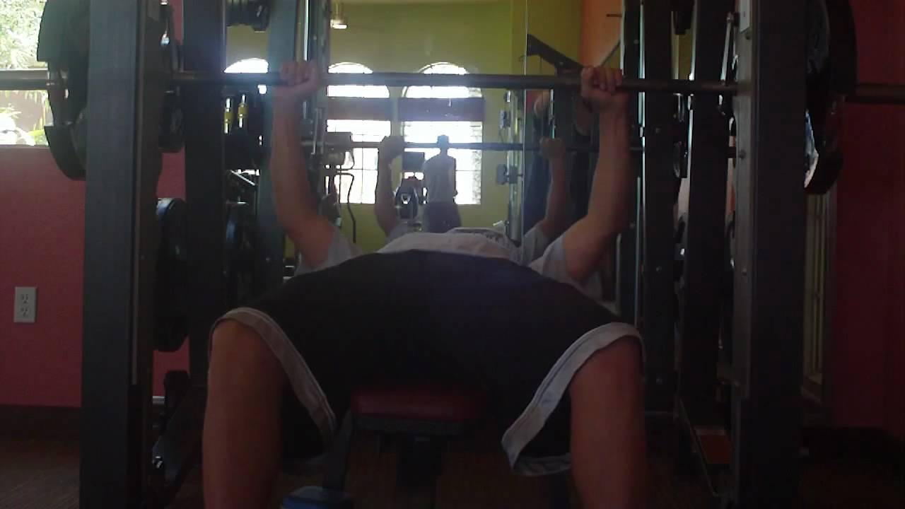 Bench press 135 for 20 reps - YouTube