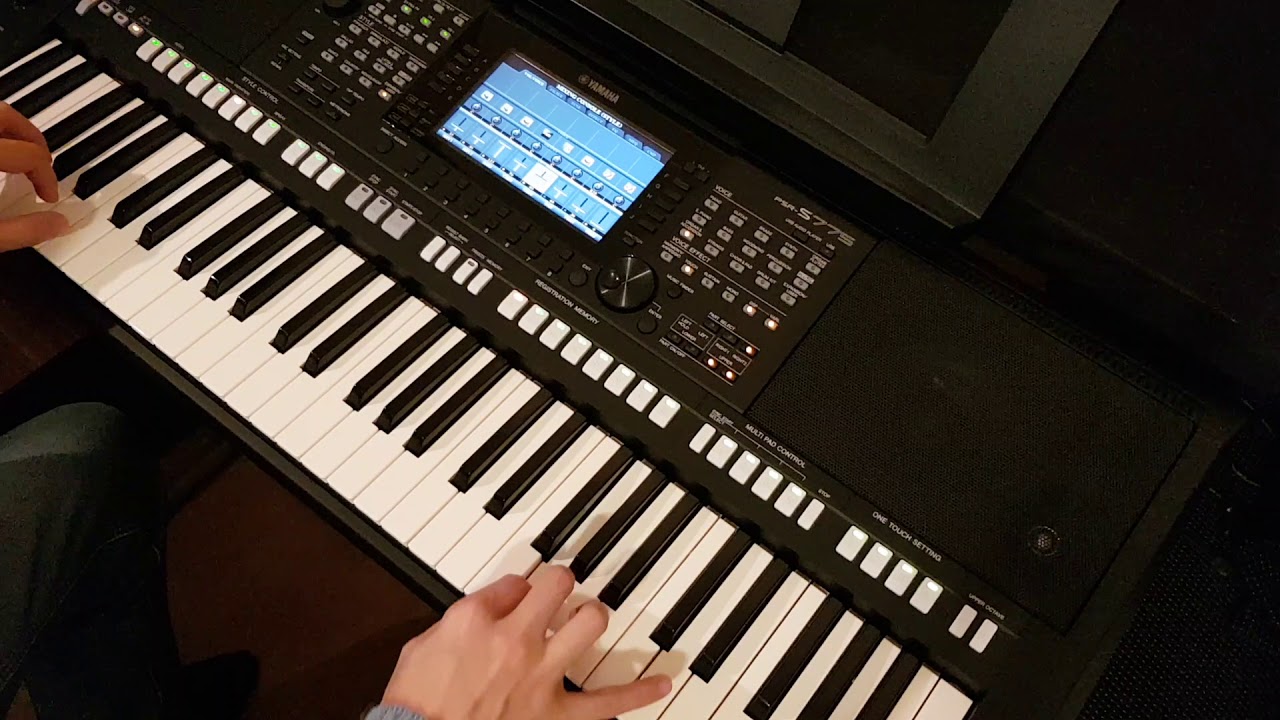 Yamaha PSR-S775 - Hora muzicutelor - YouTube