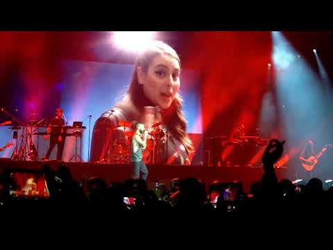 Maroon 5  - Girls Like You (Red Pill Blues Tours)