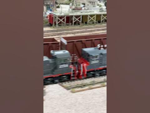 SP engines at Clarke Center #funrun #modeltrains #texas #hoscale #dcc #fun #southernpacific # ...