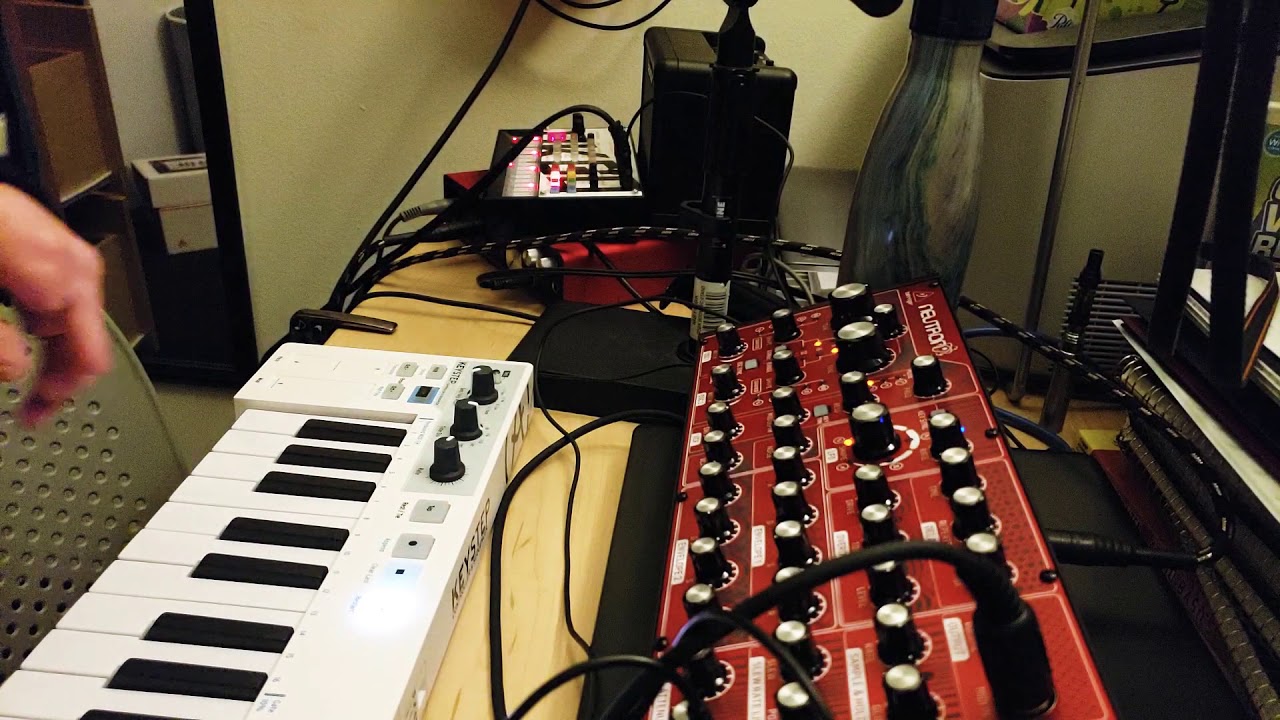 Behringer Neutron and Volca Sample Jam - YouTube