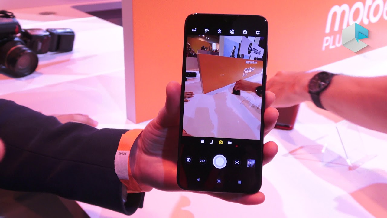 Motorola One Zoom with 48MP quad camera - YouTube