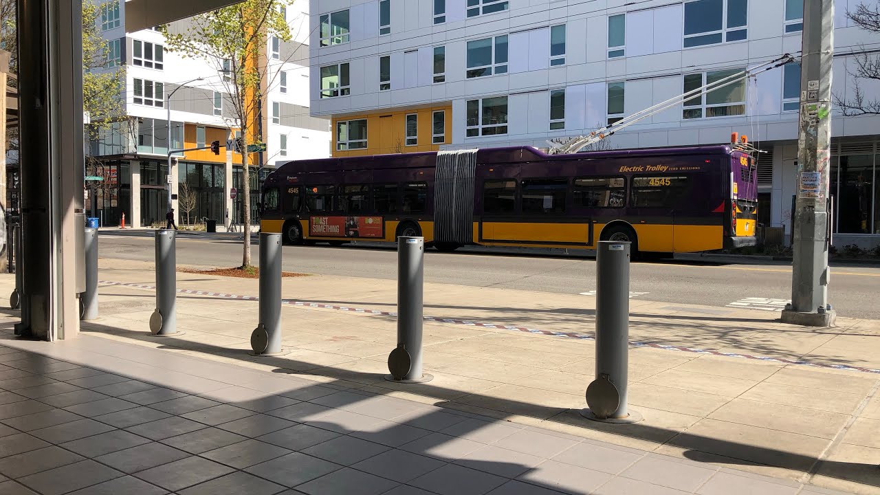 First King County Metro Trolleybus! 2014 New Flyer XT60 4553 on route ...