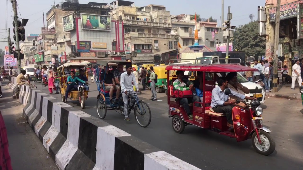 Cycle Rickshaw in Delhi - YouTube