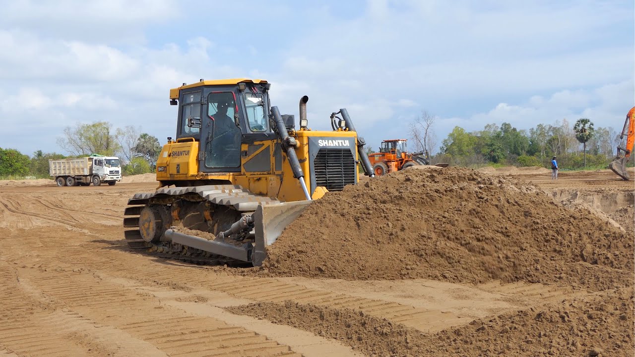 Incredible!! Best Dozer Shantui Strong force in pushing sand - YouTube