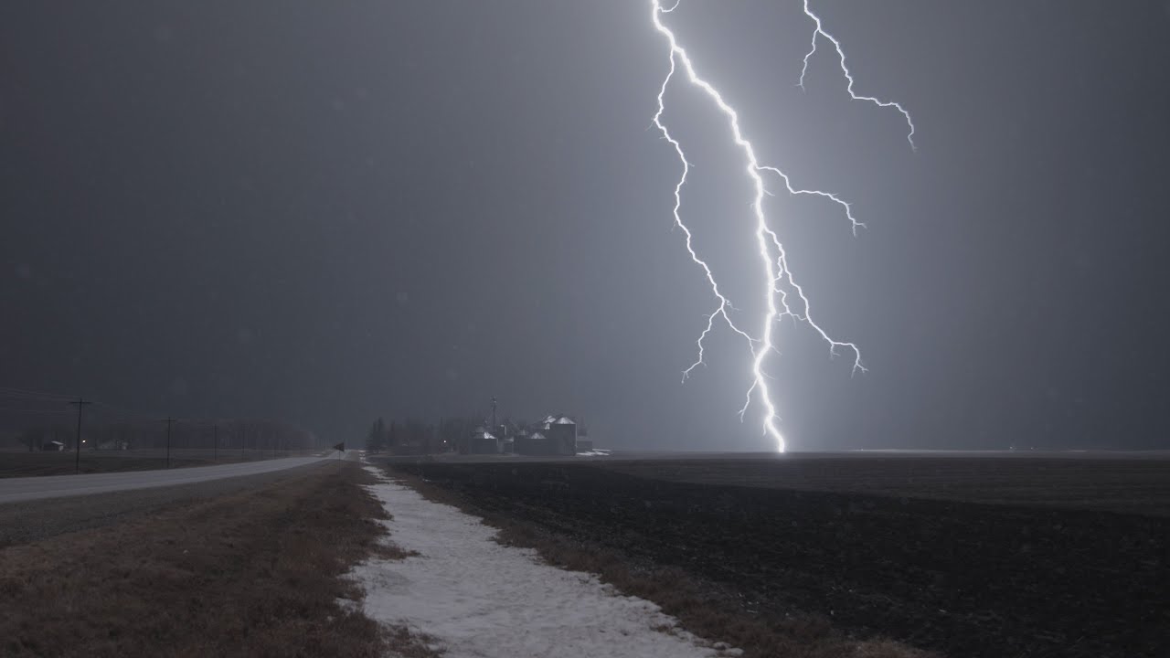 Incredible vivid 4K lightning #ShotOnRed in #Tornado warned storm - 12 ...