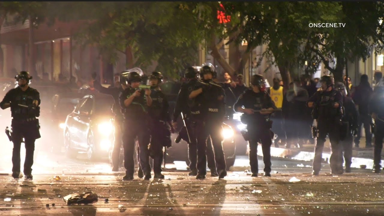 10-12-20 DTLA Riots Break Out After Lakers Win 17th Championship - YouTube