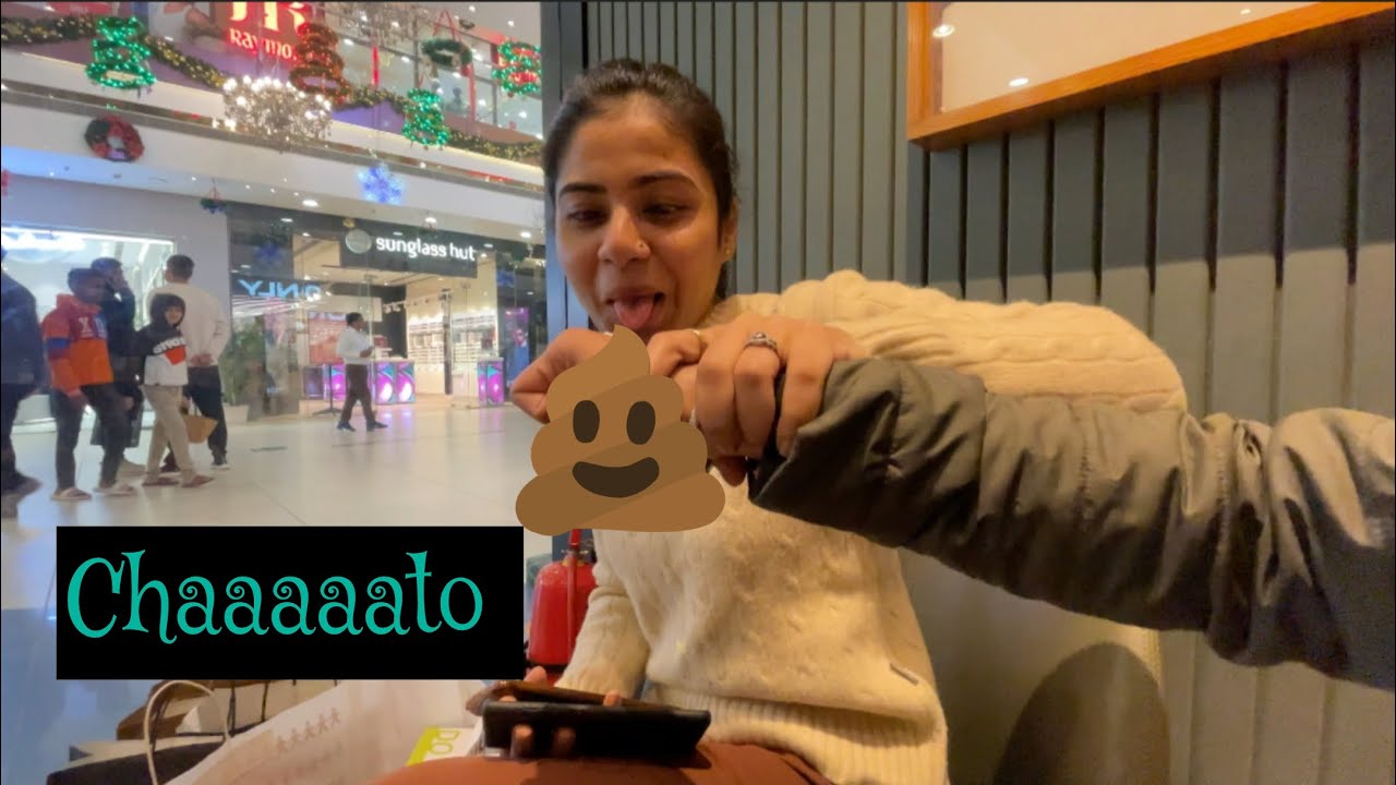 Chatori Ko Chataya Cream Aur Bharr Bharr Ke Khayi MoMos ...