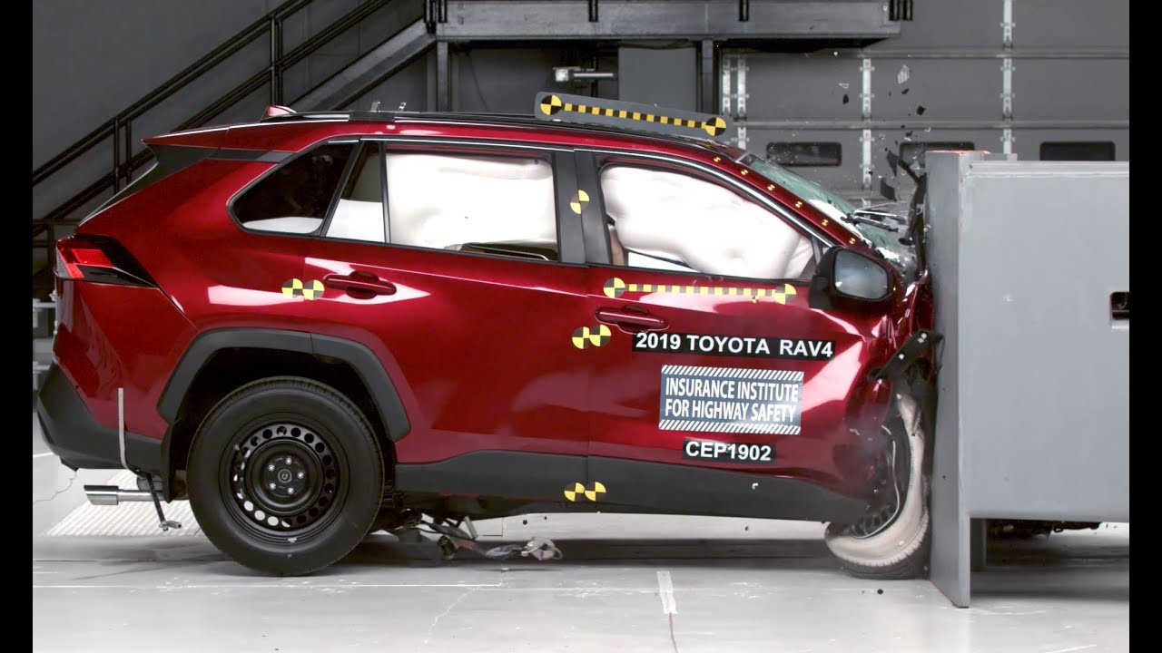 2019 Toyota RAV4 passenger-side small overlap crash test (extended ...
