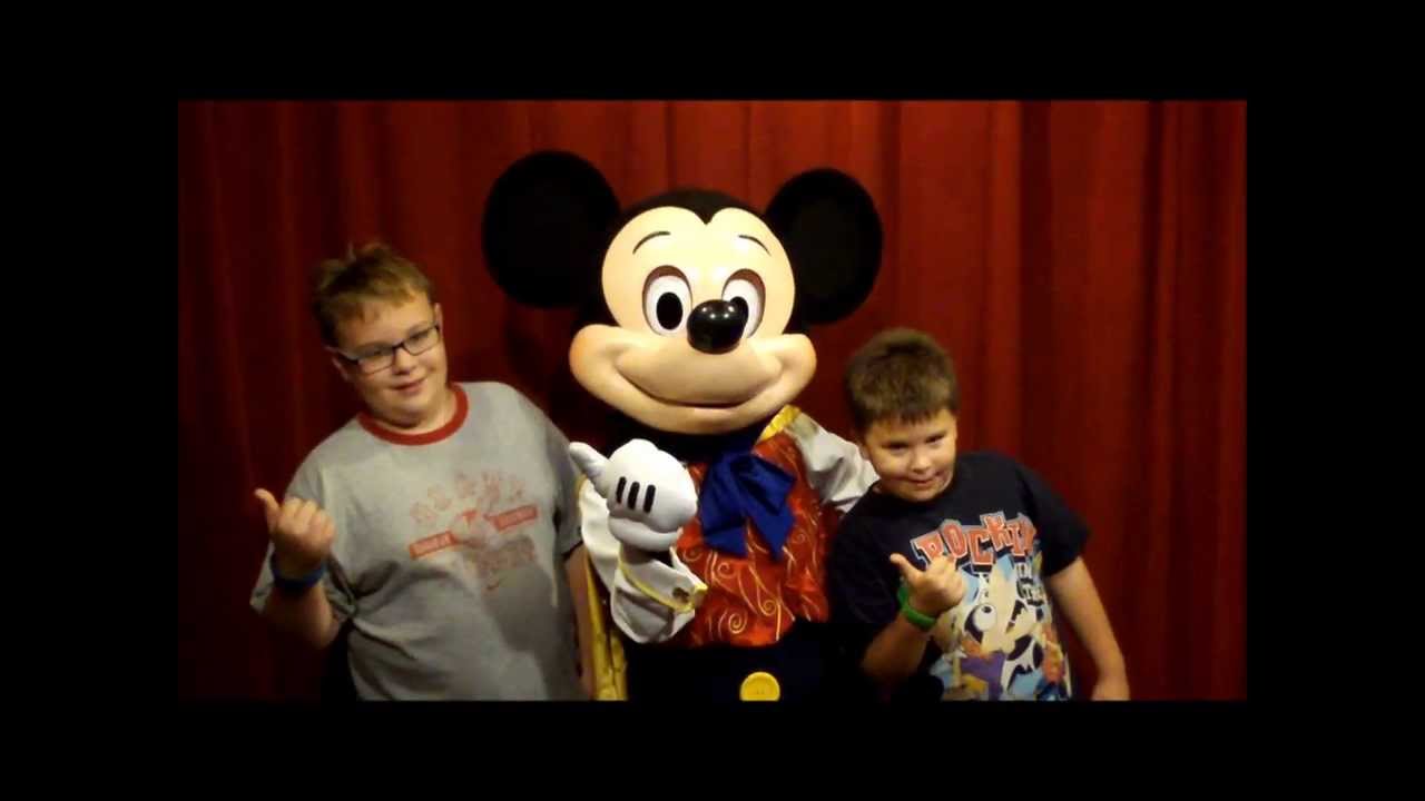 Carson and Wyatt Meet Mickey Mouse - YouTube