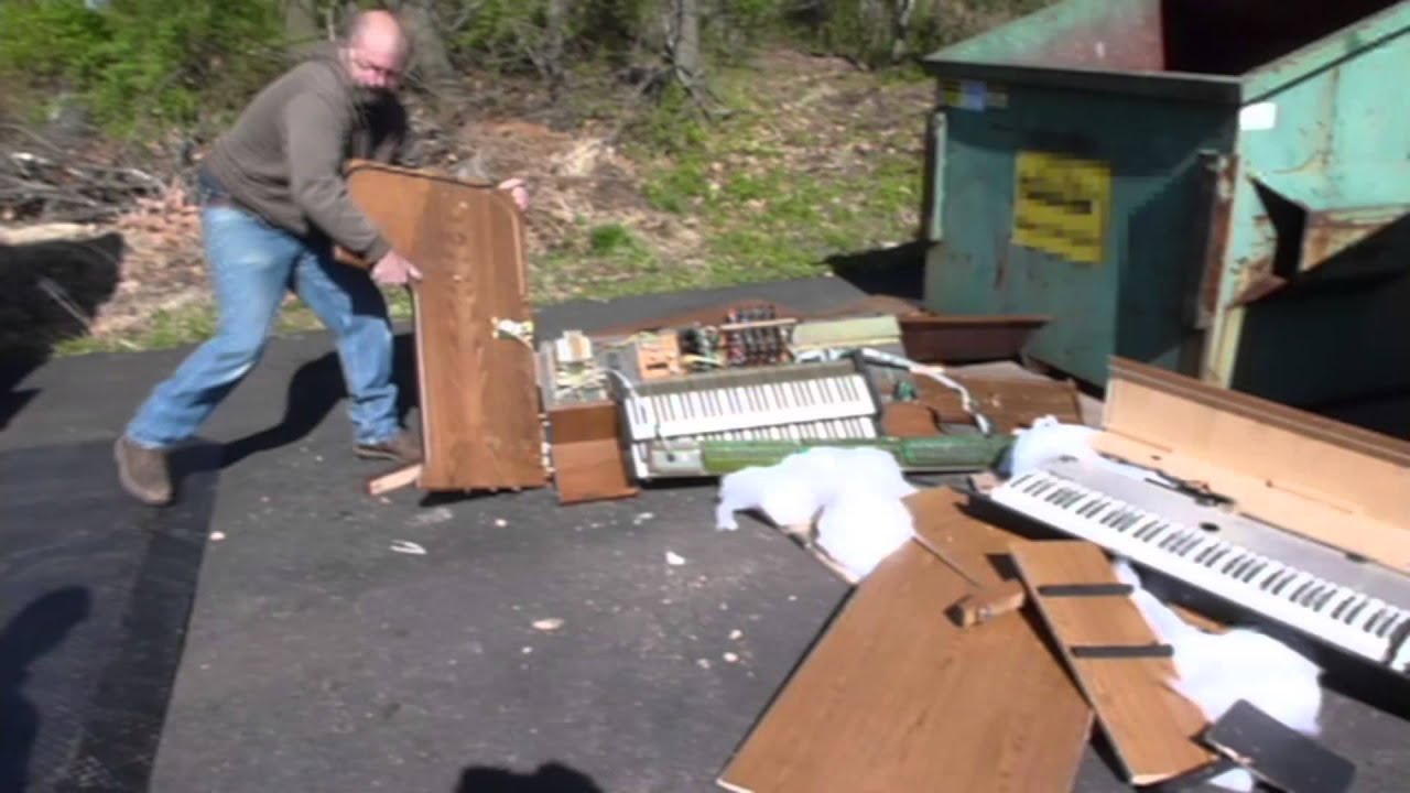 Man Destroys Church Organ - YouTube