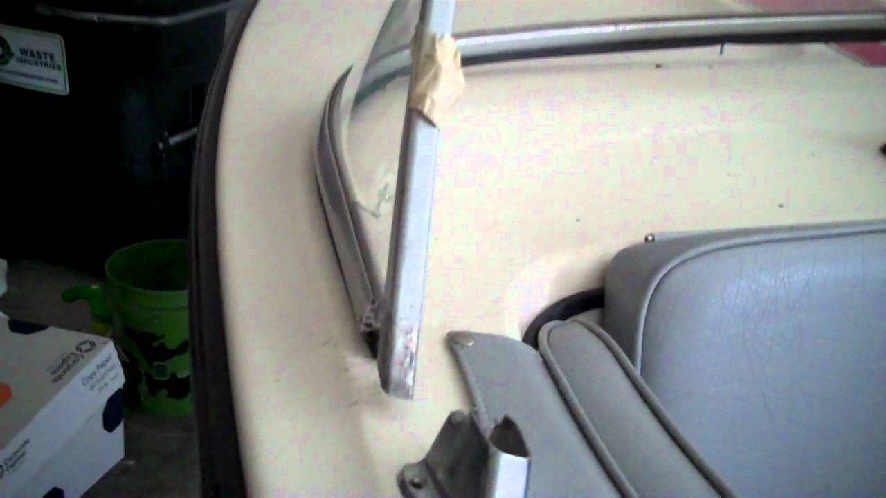 Mastercraft Windshield 1977 - YouTube